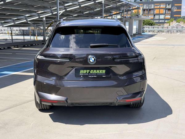 Melns BMW iX 2023 Viļņa, ar dzinēja tilpumu 0.00 L un nobraukumu 63 tūkst. km par 45900 €, foto 7 vietnē AUTOMOTO.COM.LV