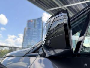 Black BMW iX 2023 in Vilnius, with an engine capacity of 0.00 L and mileage of 63 thousand km for 45900 €, photo 15 on AUTOMOTO.COM.LV