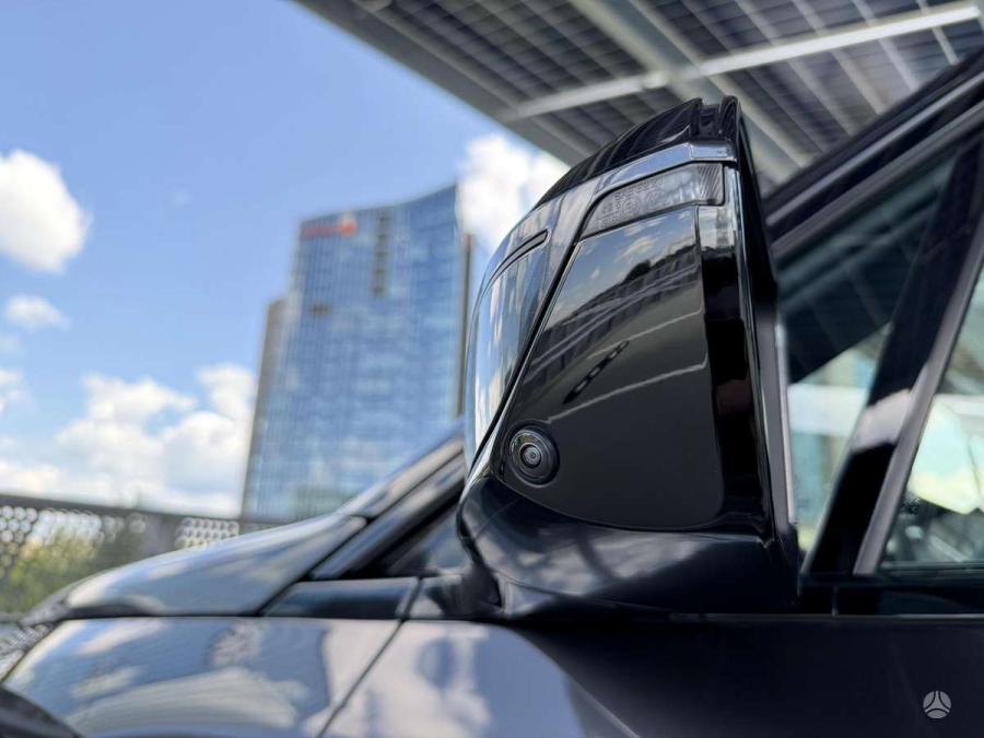 Black BMW iX 2023 in Vilnius, with an engine capacity of 0.00 L and mileage of 63 thousand km for 45900 €, photo 15 on AUTOMOTO.COM.LV