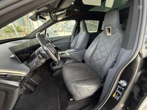 Black BMW iX 2023 in Vilnius, with an engine capacity of 0.00 L and mileage of 63 thousand km for 45900 €, photo 17 on AUTOMOTO.COM.LV