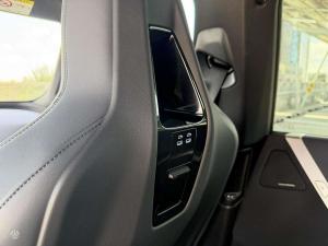 Black BMW iX 2023 in Vilnius, with an engine capacity of 0.00 L and mileage of 63 thousand km for 45900 €, photo 29 on AUTOMOTO.COM.LV