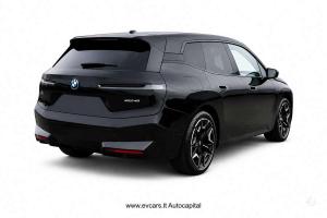 Melns BMW iX 2024 Viļņa, ar dzinēja tilpumu 0.00 L un nobraukumu 32 tūkst. km par 49990 €, foto 3 vietnē AUTOMOTO.COM.LV