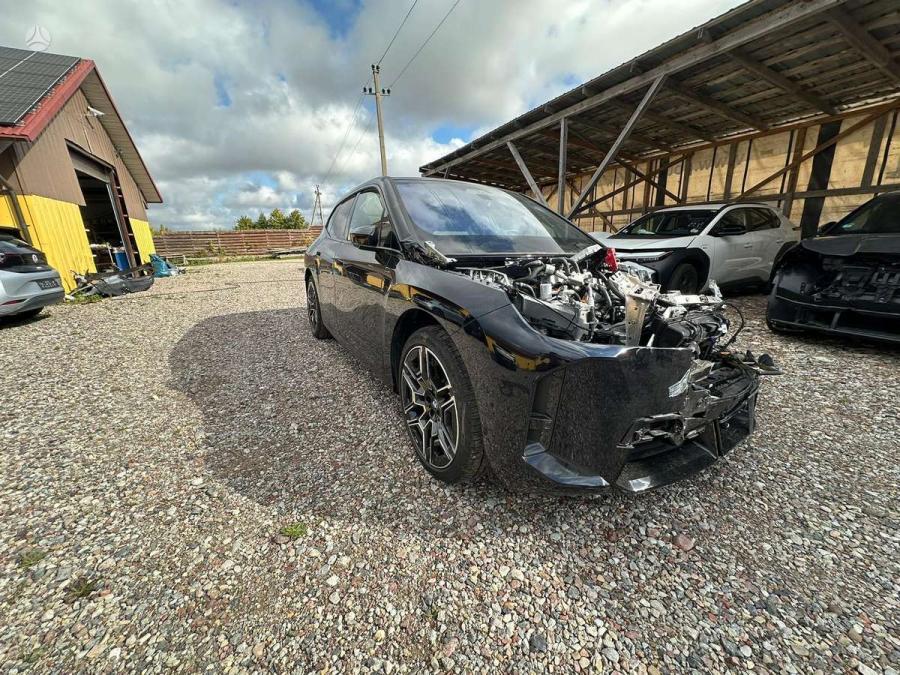 Melns BMW iX 2025 Klaipėda, ar dzinēja tilpumu 0.00 L un nobraukumu 12 tūkst. km par 23900 €, foto 7 vietnē AUTOMOTO.COM.LV