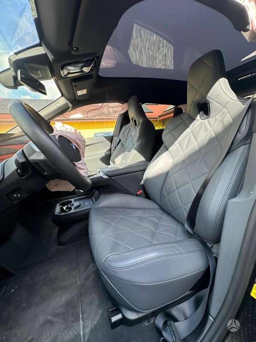 Melns BMW iX 2025 Klaipėda, ar dzinēja tilpumu 0.00 L un nobraukumu 12 tūkst. km par 23900 €, foto 15 vietnē AUTOMOTO.COM.LV