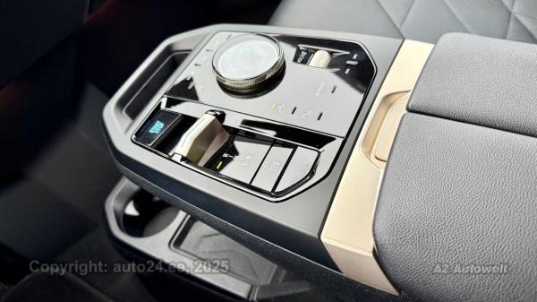 Black BMW iX 2021 in Tallinn, with an engine capacity of 0.00 L and mileage of 68 thousand km for 42900 €, photo 11 on AUTOMOTO.COM.LV