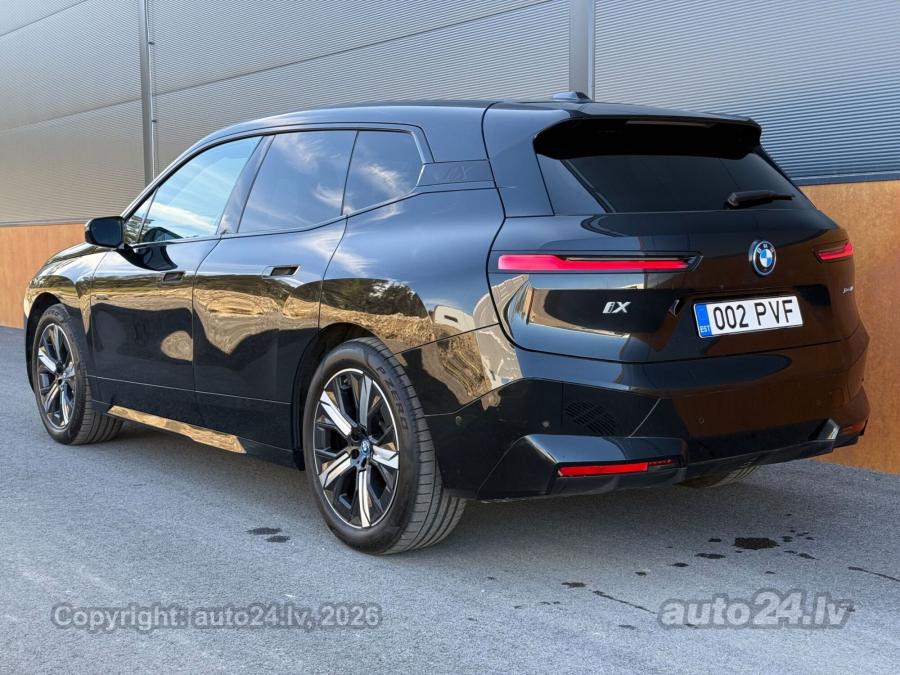 Melns BMW iX 2021 Tallina, ar dzinēja tilpumu 0.00 L un nobraukumu 80 tūkst. km par 41900 €, foto 5 vietnē AUTOMOTO.COM.LV