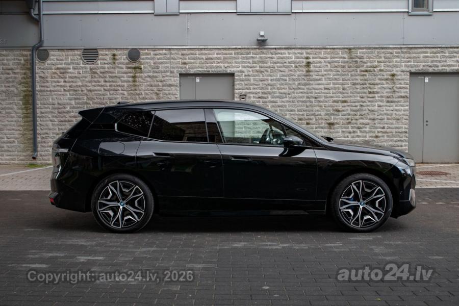 Black BMW iX 2021 in Tallinn, with an engine capacity of 0.00 L and mileage of 78 thousand km for 41900 €, photo 4 on AUTOMOTO.COM.LV