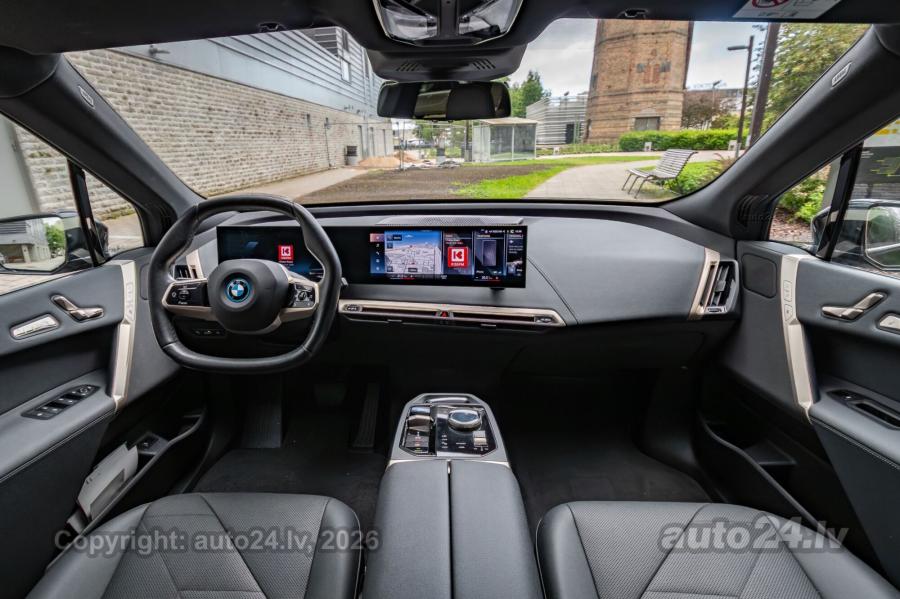 Black BMW iX 2021 in Tallinn, with an engine capacity of 0.00 L and mileage of 78 thousand km for 41900 €, photo 8 on AUTOMOTO.COM.LV