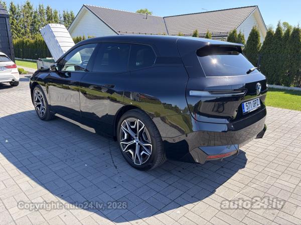 Black BMW iX 2022 in Tallinn, with an engine capacity of 0.00 L and mileage of 55 thousand km for 46000 €, photo 3 on AUTOMOTO.COM.LV