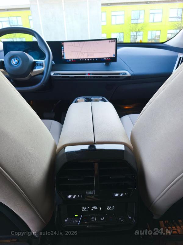 Melns BMW iX 2023 Tallina, ar dzinēja tilpumu 0.00 L un nobraukumu 26 tūkst. km par 45900 €, foto 11 vietnē AUTOMOTO.COM.LV