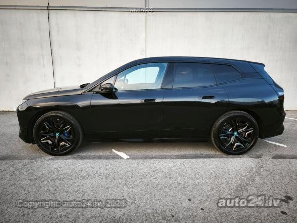 Black BMW iX 2023 in Tallinn, with an engine capacity of 0.00 L and mileage of 59 thousand km for 52900 €, photo 5 on AUTOMOTO.COM.LV