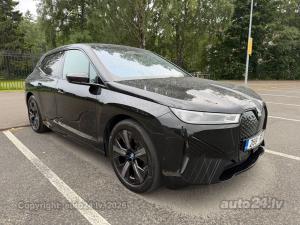 Melns BMW iX 2023 Tallina, ar dzinēja tilpumu 0.00 L un nobraukumu 39 tūkst. km par 53900 €, foto 3 vietnē AUTOMOTO.COM.LV