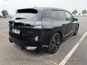 Melns BMW iX 2023 Tallina, ar dzinēja tilpumu 0.00 L un nobraukumu 39 tūkst. km par 53900 €, foto 4 vietnē AUTOMOTO.COM.LV