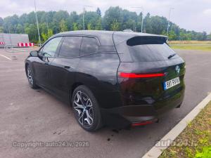 Черный БМВ iX 2023 в Таллин, объемом двигателя 0.00 л и пробегом 26 тыс. км за 45500 €, фото 10 на AUTOMOTO.COM.LV