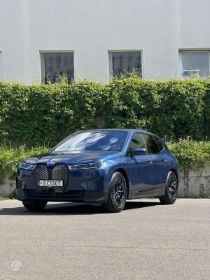 Zils BMW iX 2023 Viļņa, ar dzinēja tilpumu 0.00 L un nobraukumu 52 tūkst. km par 48900 €, foto  vietnē AUTOMOTO.COM.LV