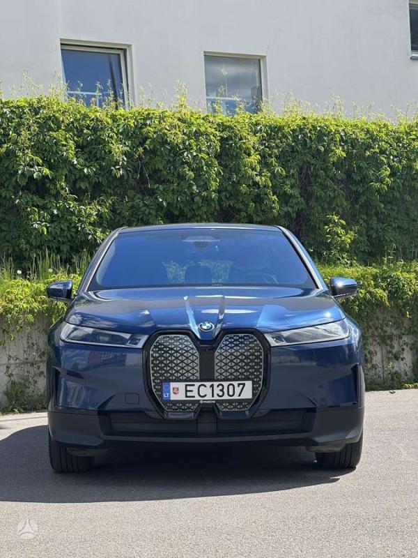 Zils BMW iX 2023 Viļņa, ar dzinēja tilpumu 0.00 L un nobraukumu 52 tūkst. km par 48900 €, foto 2 vietnē AUTOMOTO.COM.LV