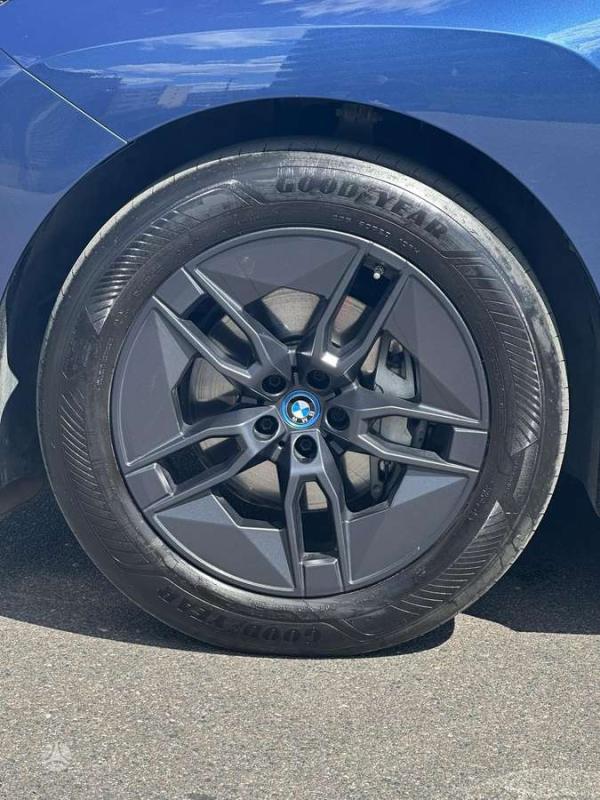 Zils BMW iX 2023 Viļņa, ar dzinēja tilpumu 0.00 L un nobraukumu 52 tūkst. km par 48900 €, foto 10 vietnē AUTOMOTO.COM.LV