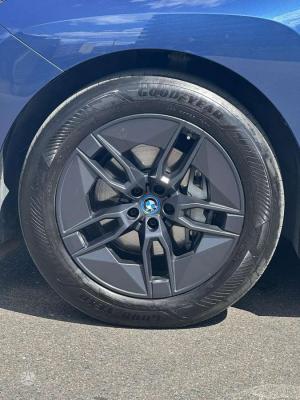 Blue BMW iX 2023 in Vilnius, with an engine capacity of 0.00 L and mileage of 52 thousand km for 48900 €, photo 11 on AUTOMOTO.COM.LV