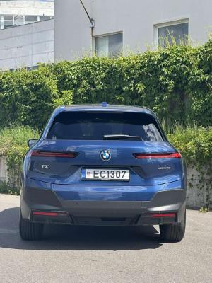 Blue BMW iX 2023 in Vilnius, with an engine capacity of 0.00 L and mileage of 52 thousand km for 48900 €, photo 13 on AUTOMOTO.COM.LV
