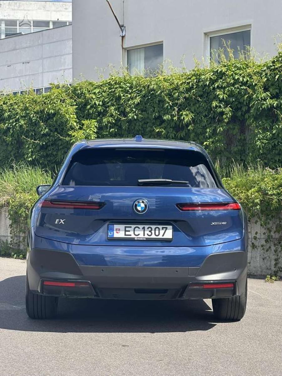 Blue BMW iX 2023 in Vilnius, with an engine capacity of 0.00 L and mileage of 52 thousand km for 48900 €, photo 13 on AUTOMOTO.COM.LV