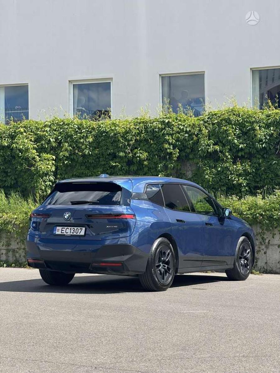 Blue BMW iX 2023 in Vilnius, with an engine capacity of 0.00 L and mileage of 52 thousand km for 48900 €, photo 14 on AUTOMOTO.COM.LV