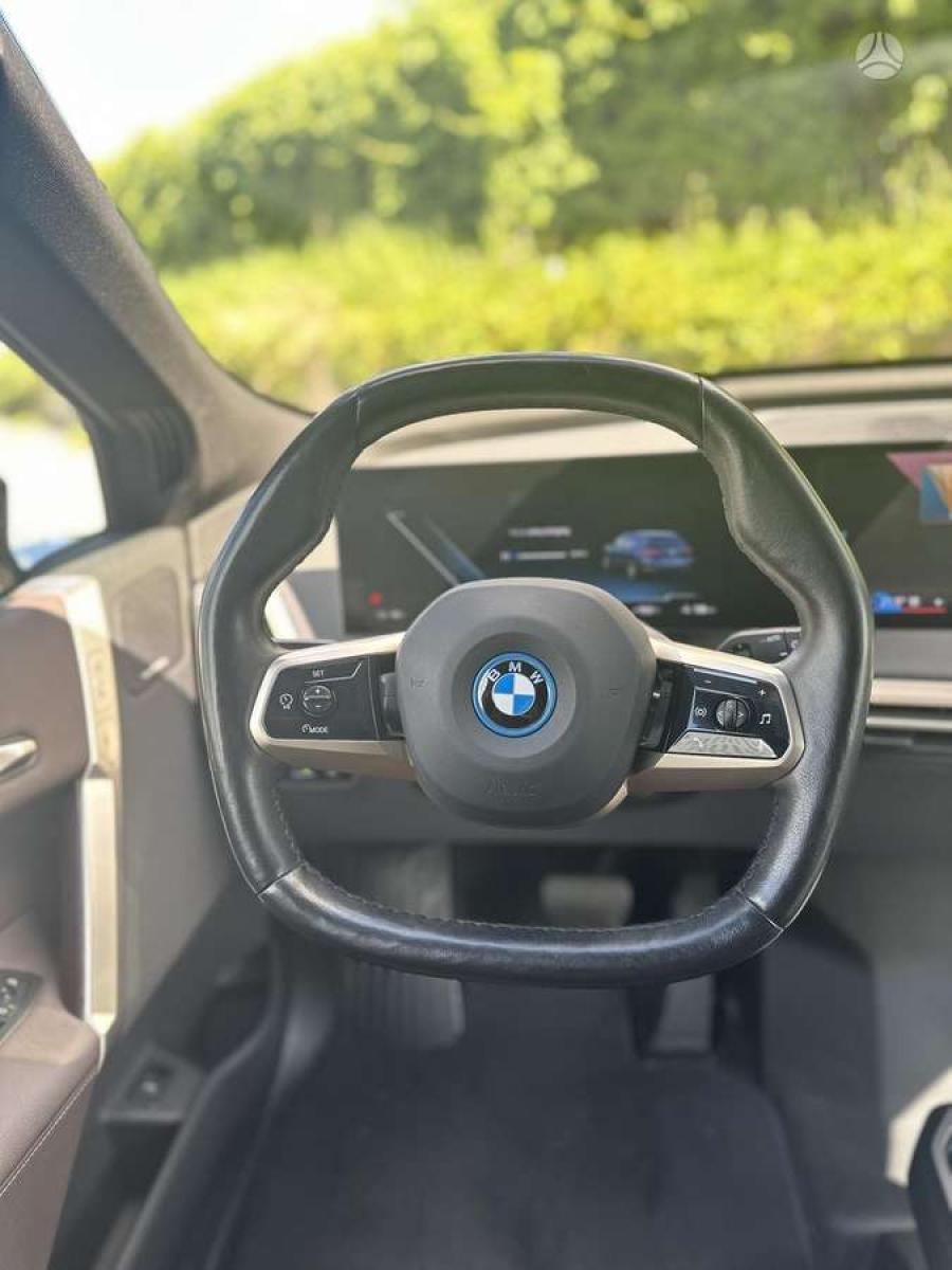 Blue BMW iX 2023 in Vilnius, with an engine capacity of 0.00 L and mileage of 52 thousand km for 48900 €, photo 16 on AUTOMOTO.COM.LV