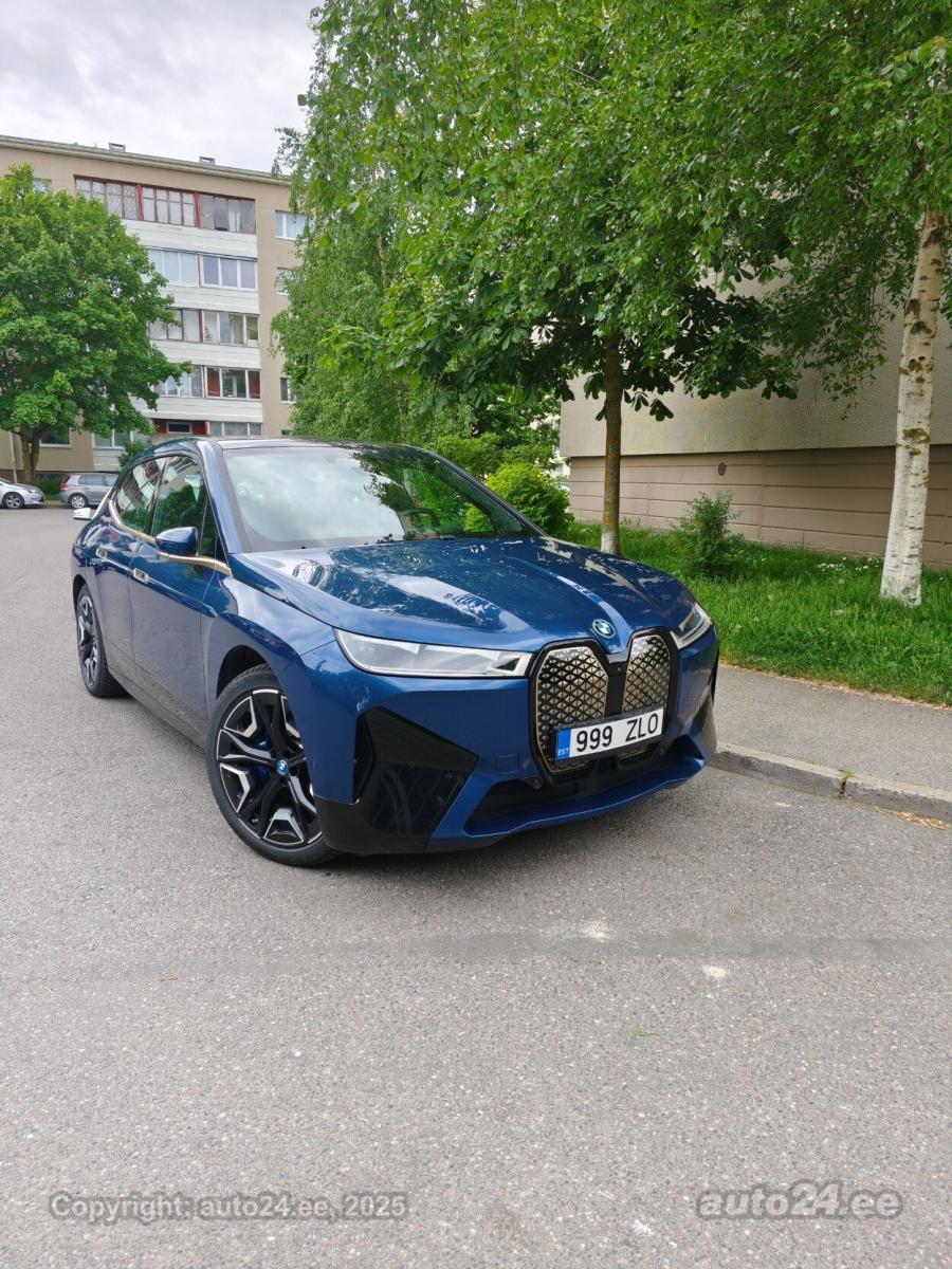 Zils BMW iX 2022 Tallina, ar dzinēja tilpumu 0.00 L un nobraukumu 55 tūkst. km par 59000 €, foto 4 vietnē AUTOMOTO.COM.LV