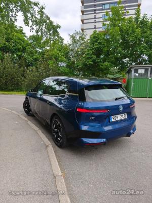 Zils BMW iX 2022 Tallina, ar dzinēja tilpumu 0.00 L un nobraukumu 55 tūkst. km par 59000 €, foto 7 vietnē AUTOMOTO.COM.LV