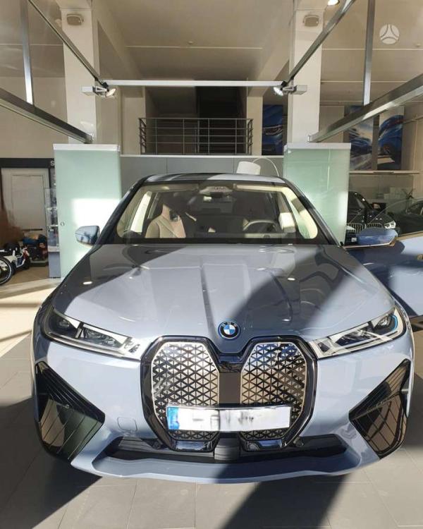 Blue BMW iX 2022 in Kaunas, with an engine capacity of 0.00 L and mileage of 61 thousand km for 57000 €, photo 2 on AUTOMOTO.COM.LV