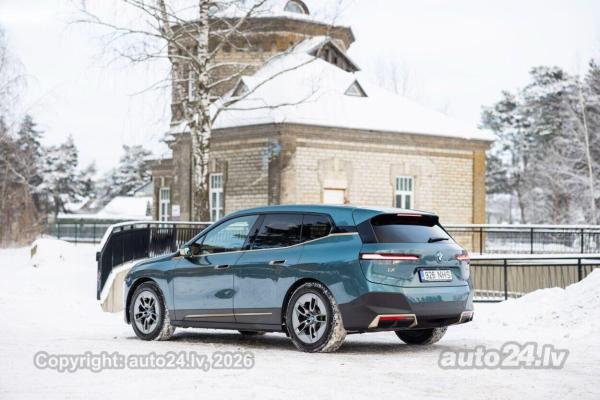 Blue BMW iX 2022 in Tallinn, with an engine capacity of 0.00 L and mileage of 90 thousand km for 48500 €, photo 5 on AUTOMOTO.COM.LV