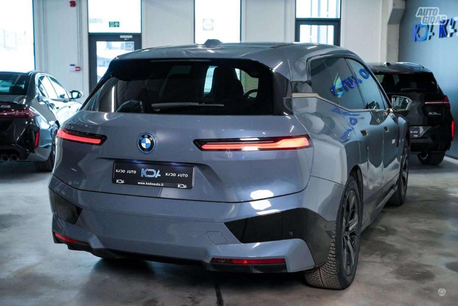 Zils BMW iX 2022 Marijampole, ar dzinēja tilpumu 0.00 L un nobraukumu 62 tūkst. km par 55450 €, foto 11 vietnē AUTOMOTO.COM.LV