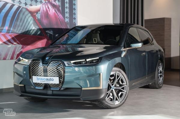 Zils BMW iX 2022 Kauņa, ar dzinēja tilpumu 0.00 L un nobraukumu 84 tūkst. km par 54771 €, foto  vietnē AUTOMOTO.COM.LV
