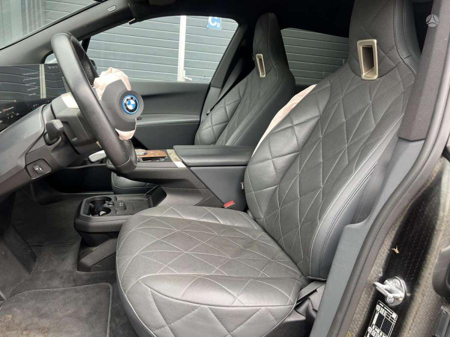 Blue BMW iX 2023 in Alytus, with an engine capacity of 0.00 L and mileage of 70 thousand km for 25999 €, photo 23 on AUTOMOTO.COM.LV