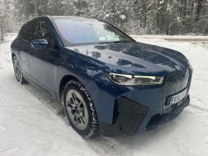 Zils BMW iX 2024 Viļņa, ar dzinēja tilpumu 0.00 L un nobraukumu 46 tūkst. km par 45900 €, foto  vietnē AUTOMOTO.COM.LV