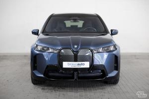 Blue BMW iX 2025 in Vilnius, with an engine capacity of 0.00 L and mileage of 37 thousand km for 81991 €, photo 3 on AUTOMOTO.COM.LV