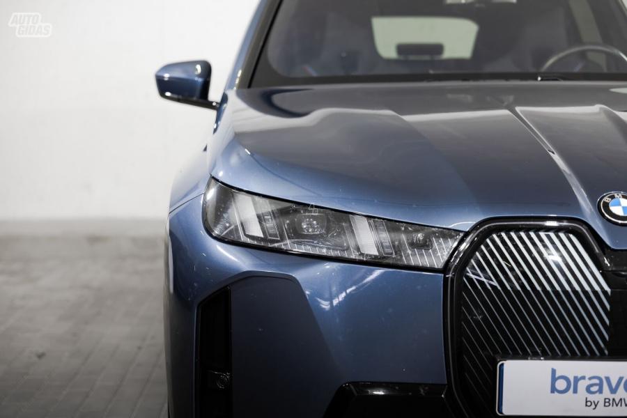 Blue BMW iX 2025 in Vilnius, with an engine capacity of 0.00 L and mileage of 37 thousand km for 81991 €, photo 4 on AUTOMOTO.COM.LV