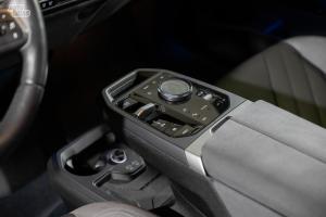 Blue BMW iX 2025 in Vilnius, with an engine capacity of 0.00 L and mileage of 37 thousand km for 81991 €, photo 16 on AUTOMOTO.COM.LV