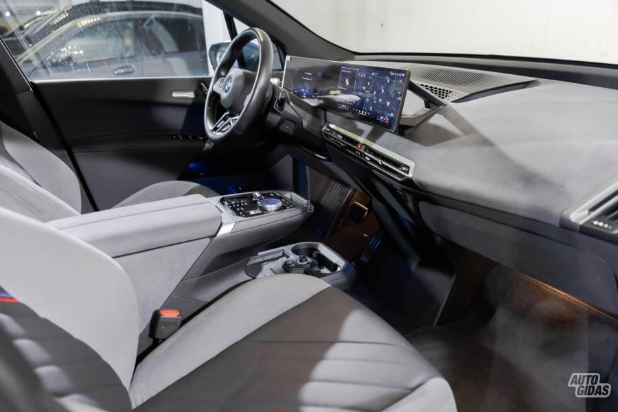 Blue BMW iX 2025 in Vilnius, with an engine capacity of 0.00 L and mileage of 37 thousand km for 81991 €, photo 23 on AUTOMOTO.COM.LV