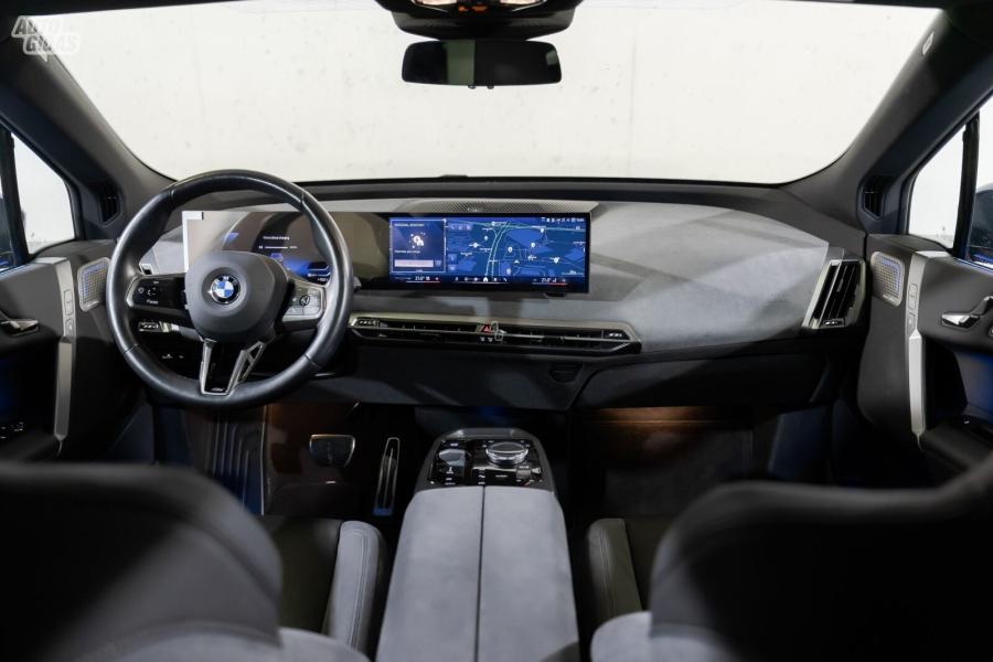 Blue BMW iX 2025 in Vilnius, with an engine capacity of 0.00 L and mileage of 37 thousand km for 81991 €, photo 26 on AUTOMOTO.COM.LV