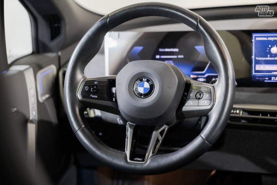 Blue BMW iX 2025 in Vilnius, with an engine capacity of 0.00 L and mileage of 37 thousand km for 81991 €, photo 28 on AUTOMOTO.COM.LV