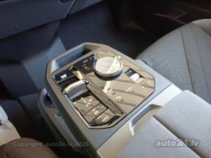 Zils BMW iX 2025 Tallina, ar dzinēja tilpumu 0.00 L un nobraukumu 5 tūkst. km par 76900 €, foto 9 vietnē AUTOMOTO.COM.LV