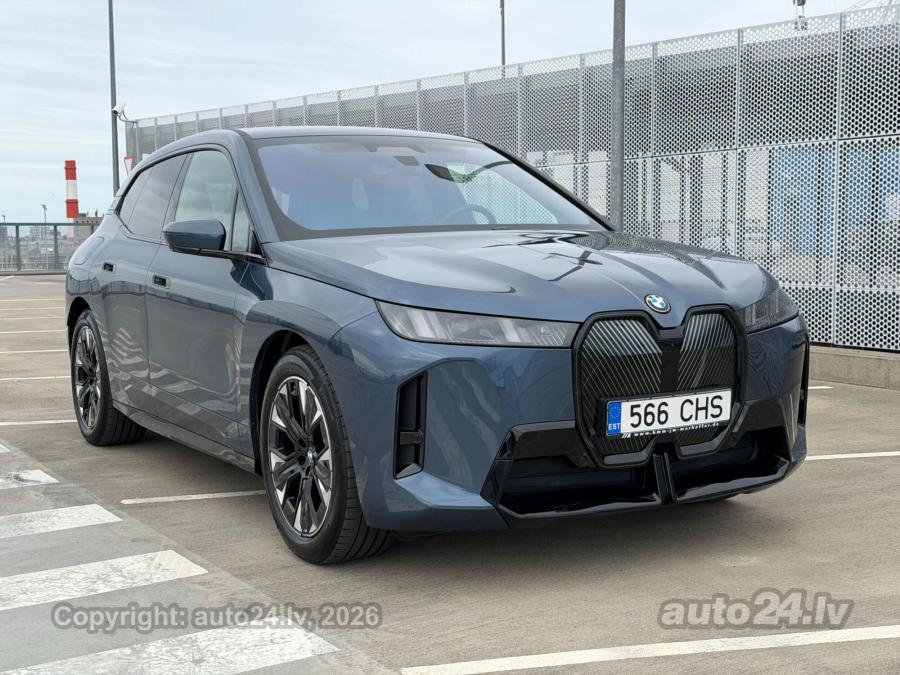 Zils BMW iX 2025 Tallina, ar dzinēja tilpumu 0.00 L un nobraukumu 36 tūkst. km par 67900 €, foto 10 vietnē AUTOMOTO.COM.LV