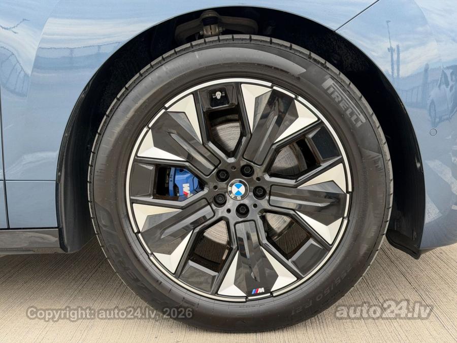Zils BMW iX 2025 Tallina, ar dzinēja tilpumu 0.00 L un nobraukumu 36 tūkst. km par 67900 €, foto 14 vietnē AUTOMOTO.COM.LV
