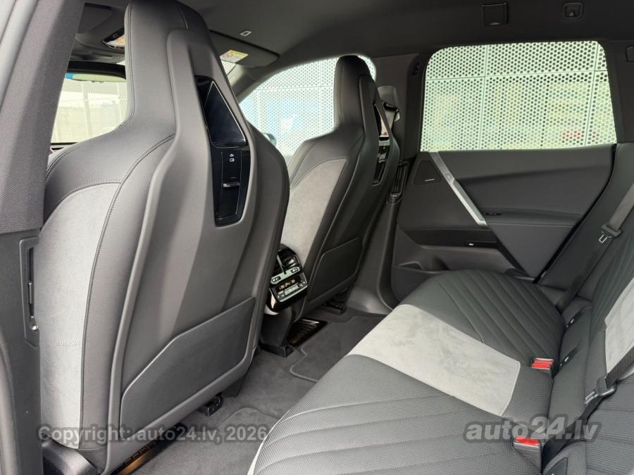 Zils BMW iX 2025 Tallina, ar dzinēja tilpumu 0.00 L un nobraukumu 36 tūkst. km par 67900 €, foto 17 vietnē AUTOMOTO.COM.LV