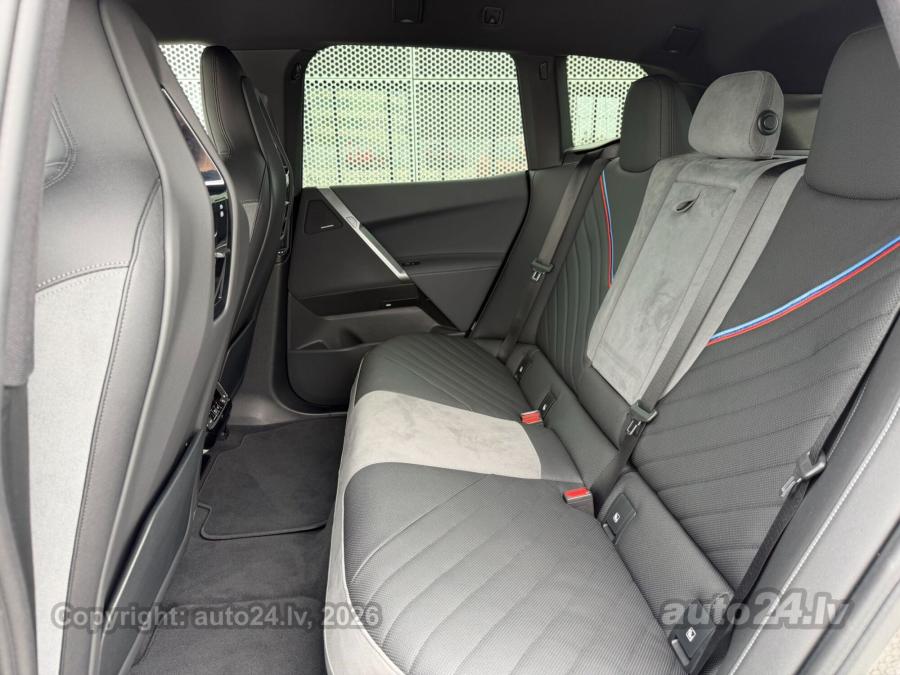 Zils BMW iX 2025 Tallina, ar dzinēja tilpumu 0.00 L un nobraukumu 36 tūkst. km par 67900 €, foto 18 vietnē AUTOMOTO.COM.LV