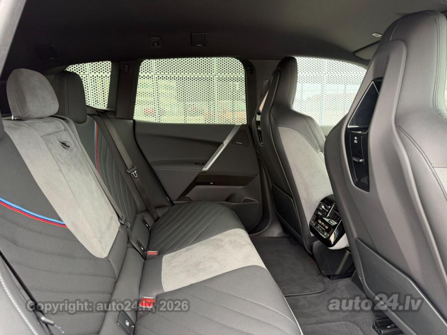 Zils BMW iX 2025 Tallina, ar dzinēja tilpumu 0.00 L un nobraukumu 36 tūkst. km par 67900 €, foto 22 vietnē AUTOMOTO.COM.LV