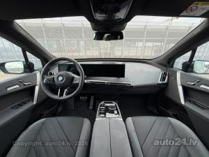 Zils BMW iX 2025 Tallina, ar dzinēja tilpumu 0.00 L un nobraukumu 36 tūkst. km par 67900 €, foto 24 vietnē AUTOMOTO.COM.LV