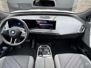 Brown BMW iX 2025 in Kaunas, with an engine capacity of 0.00 L and mileage of 26 thousand km for 63500 €, photo 16 on AUTOMOTO.COM.LV