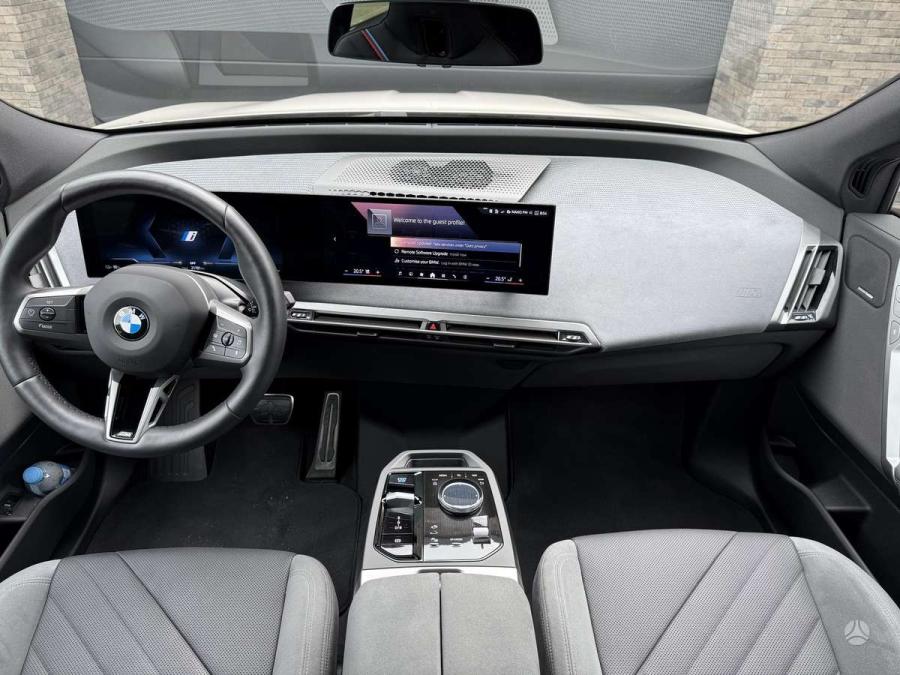 Brown BMW iX 2025 in Kaunas, with an engine capacity of 0.00 L and mileage of 26 thousand km for 63500 €, photo 16 on AUTOMOTO.COM.LV