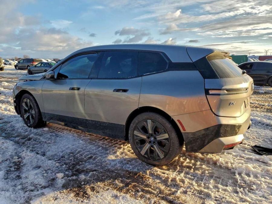 BMW iX 2022 in Klaipeda, with an engine capacity of 0.00 L and mileage of 45 thousand km for 19900 €, photo 3 on AUTOMOTO.COM.LV